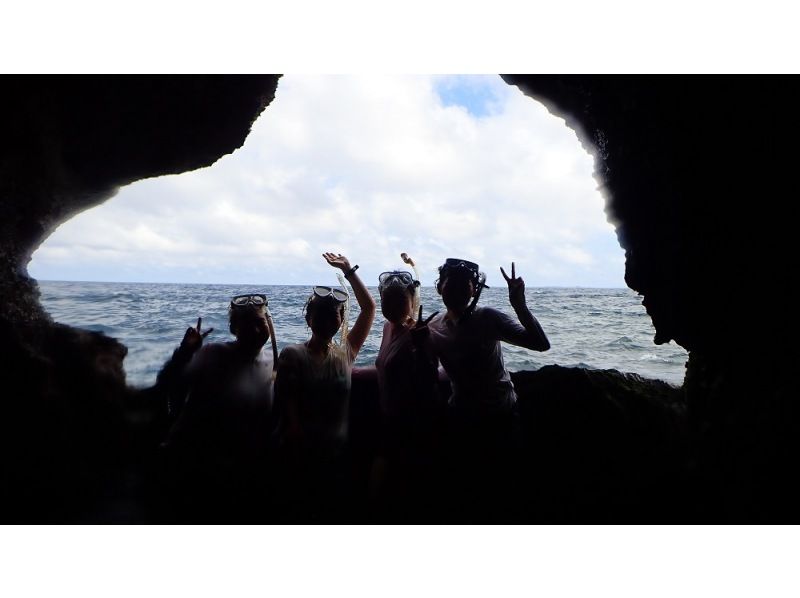 [Okinawa Blue Cave Yaebise] Let's enjoy the sea of Irabu ♪ Blue cave ...