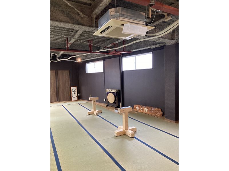 [Osaka/Namba/Nihonbashi] Japanese sword trial cutting experience! A ...